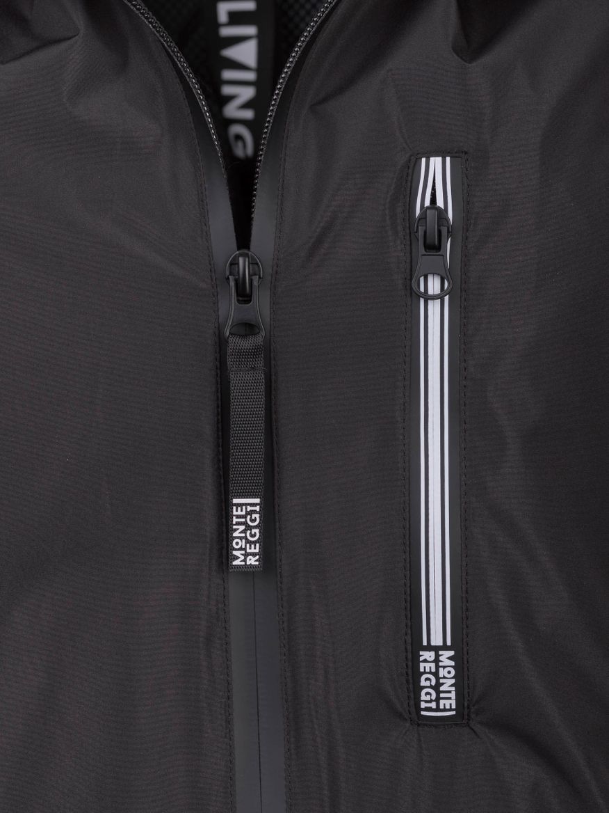 Logic Jacket i svart från Montereggi | Jackan.com