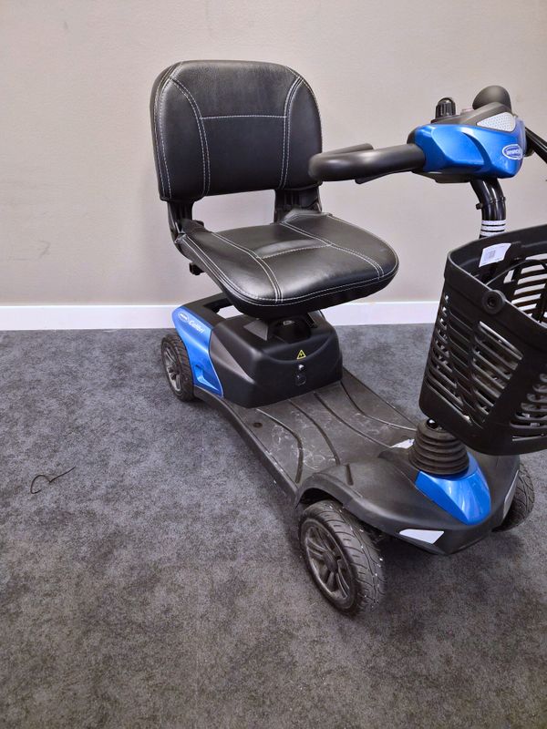 Begagnad Invacare Colibri 4-hjulig scooter