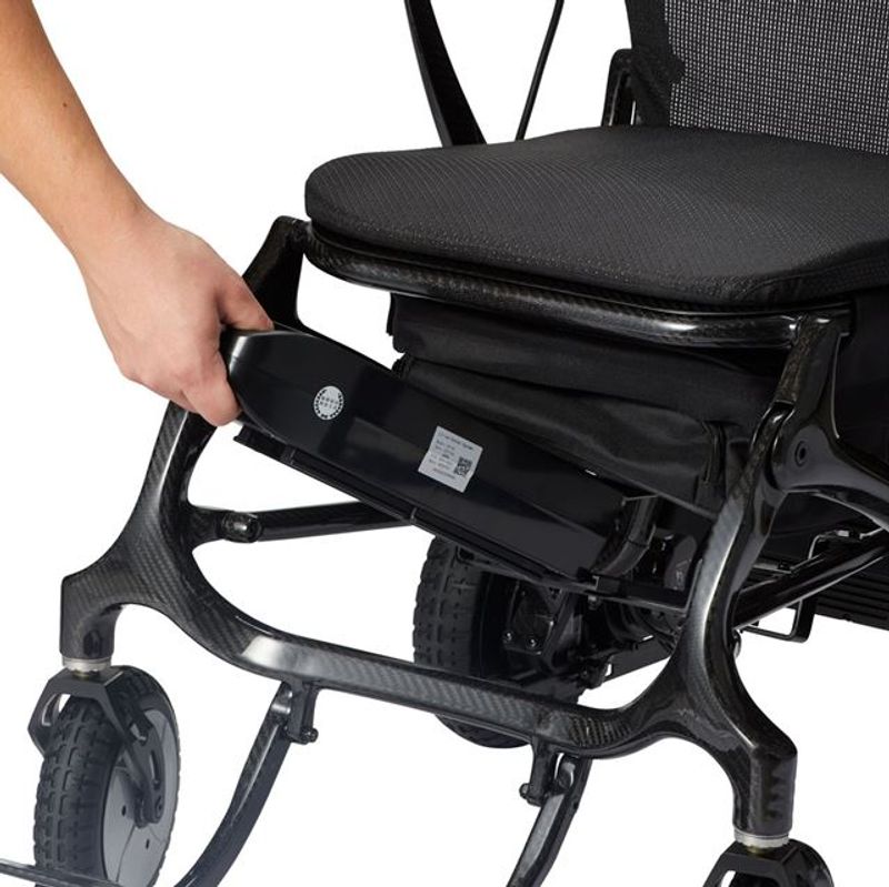 Eloflex C - hopfällbar elrullstol i kolfiber